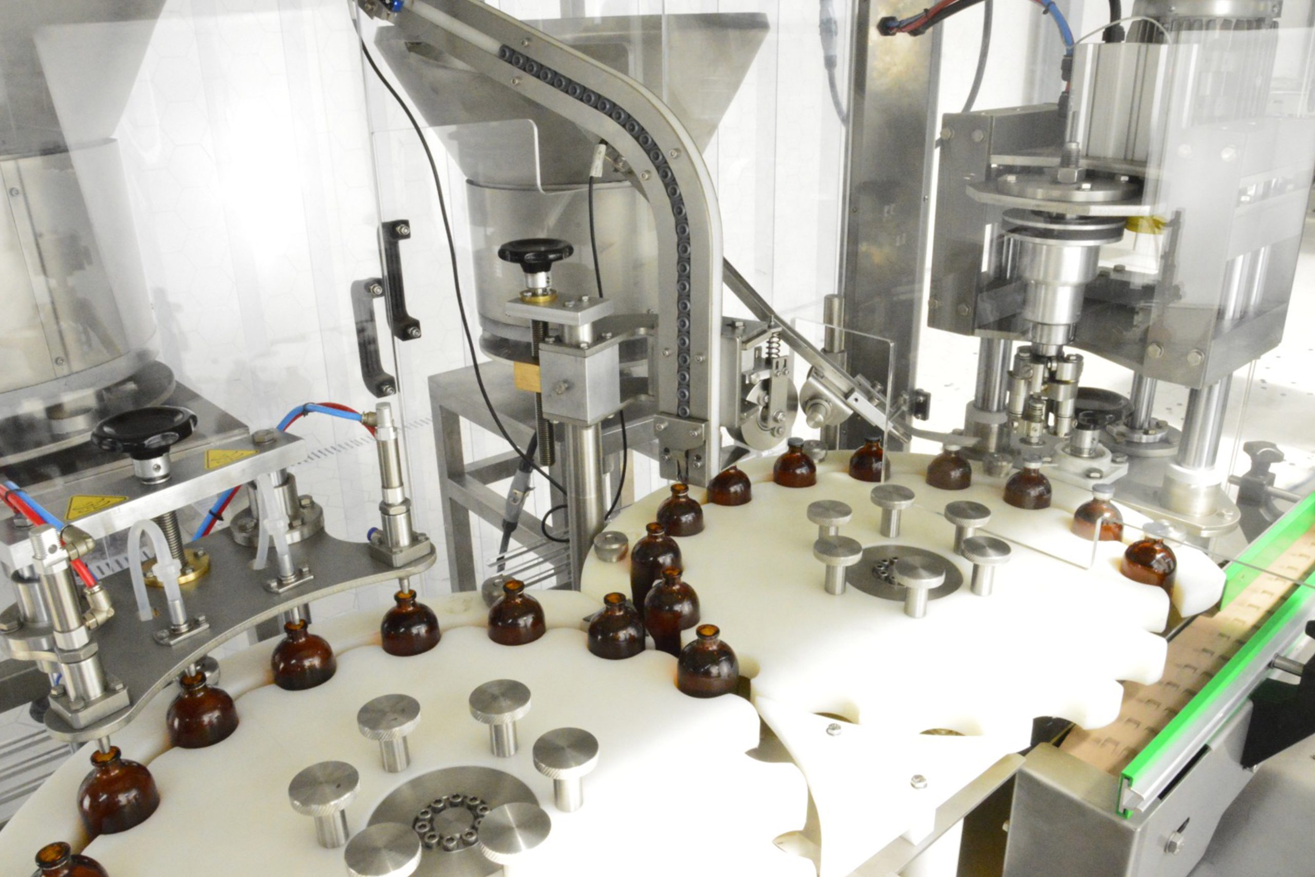 Pro-Aseptic liquid filling Machine -cGMP. - Scinox